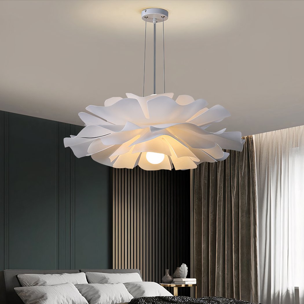 Hanglamp met romantische witte acryl bloemen in moderne Scandinavische ...